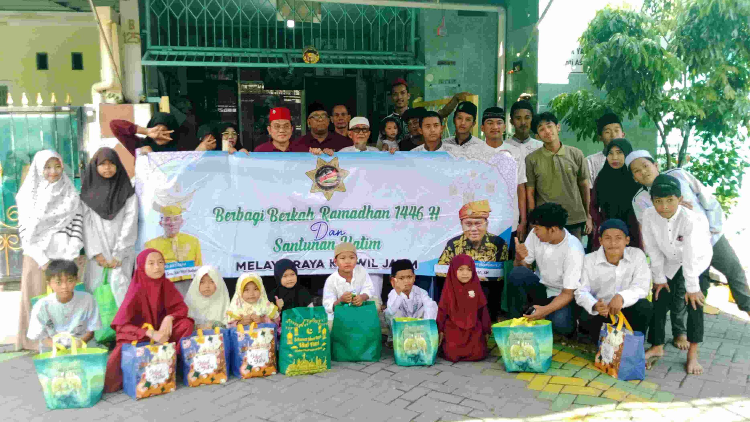 Di Penghujung Ramadhan, Melayu Raya Jatim Santuni Anak-anak Yatim di ...